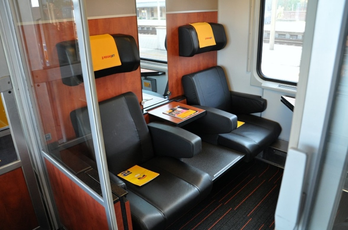 RegioJet zvýšil cestovné v autobusoch BB - BA, končí s rýchlikmi BA - KE
