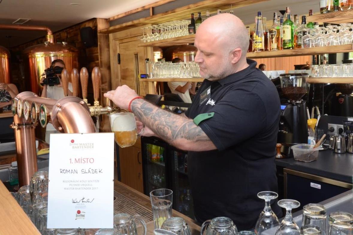 Do finále 10. ročníka Pilsner Urquell Master Bartender postúpil Roman ...