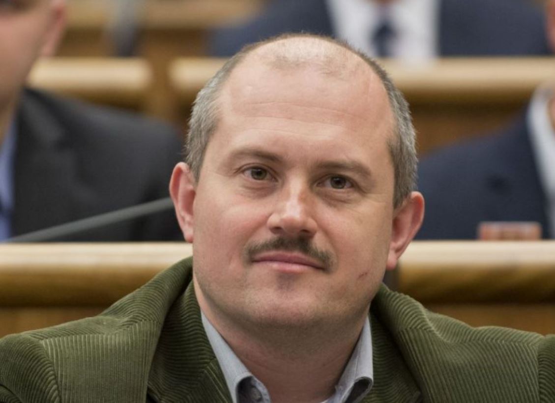 Kotlebovi sa rysuje silná trojka protikandidátov, bude z toho súboj 1 ...