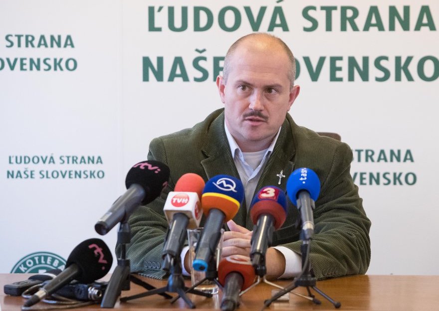 Predseda ĽSNS Marian Kotleba bude vo voľbách obhajovať post župana