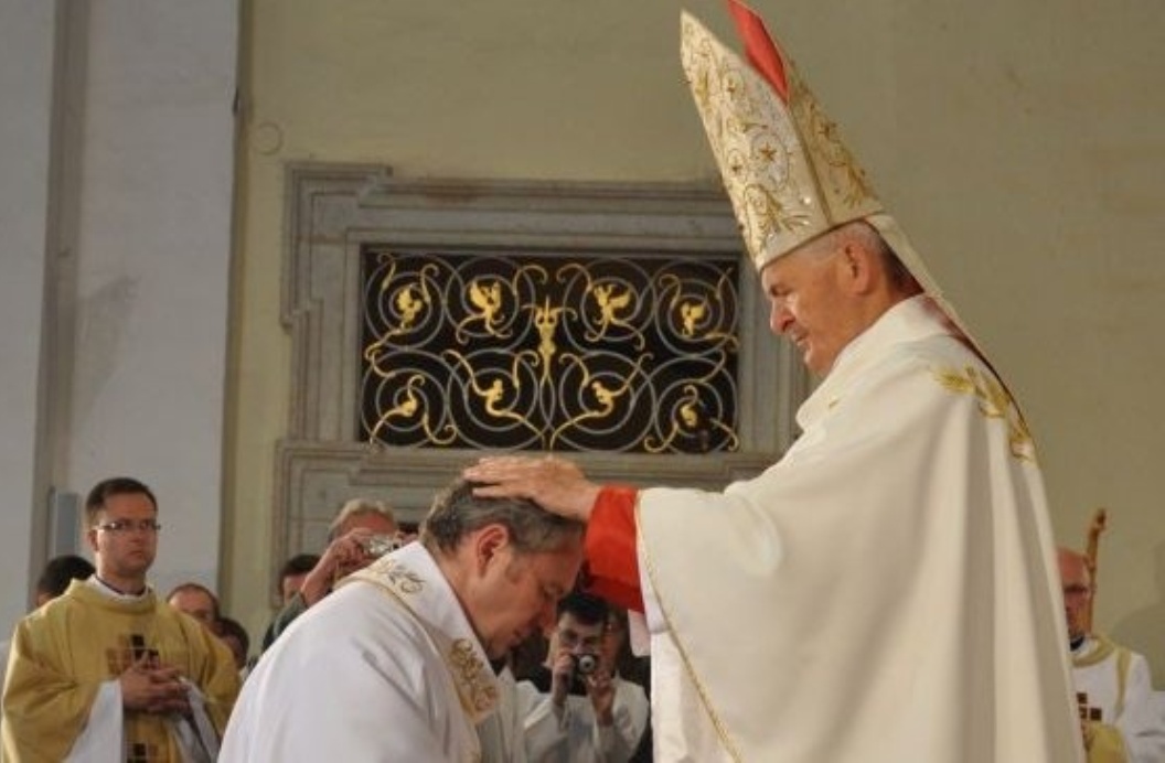 Róbert Bezák bude stredoškolský učiteľ, katolícka cirkev s ním už nepočíta