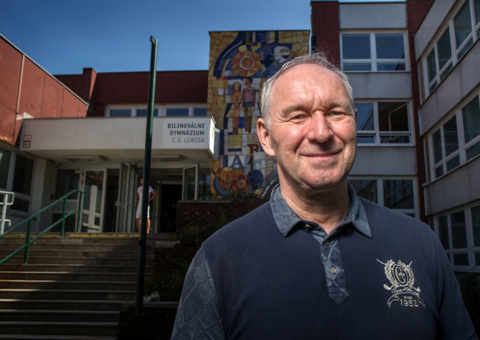 Róbert Bezák bude stredoškolský učiteľ, katolícka cirkev s ním už nepočíta