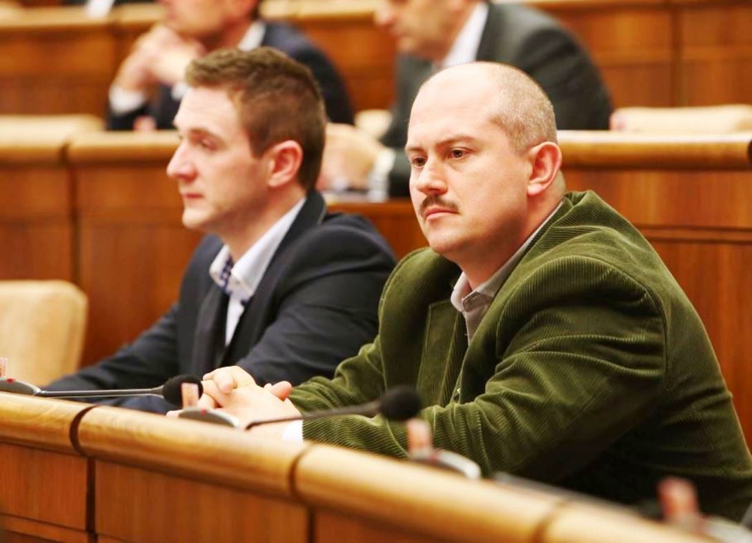 Predseda ĽSNS Marian Kotleba bude vo voľbách obhajovať post župana