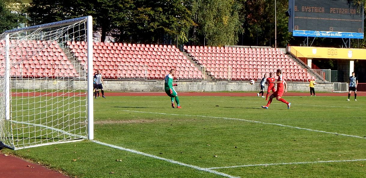 Mestská Dukla podľahla doma Petržalke, tréner zobral prehru na seba + HLASY Mestská Dukla podľahla doma Petržalke, tréner zobral prehru na seba + HLASY