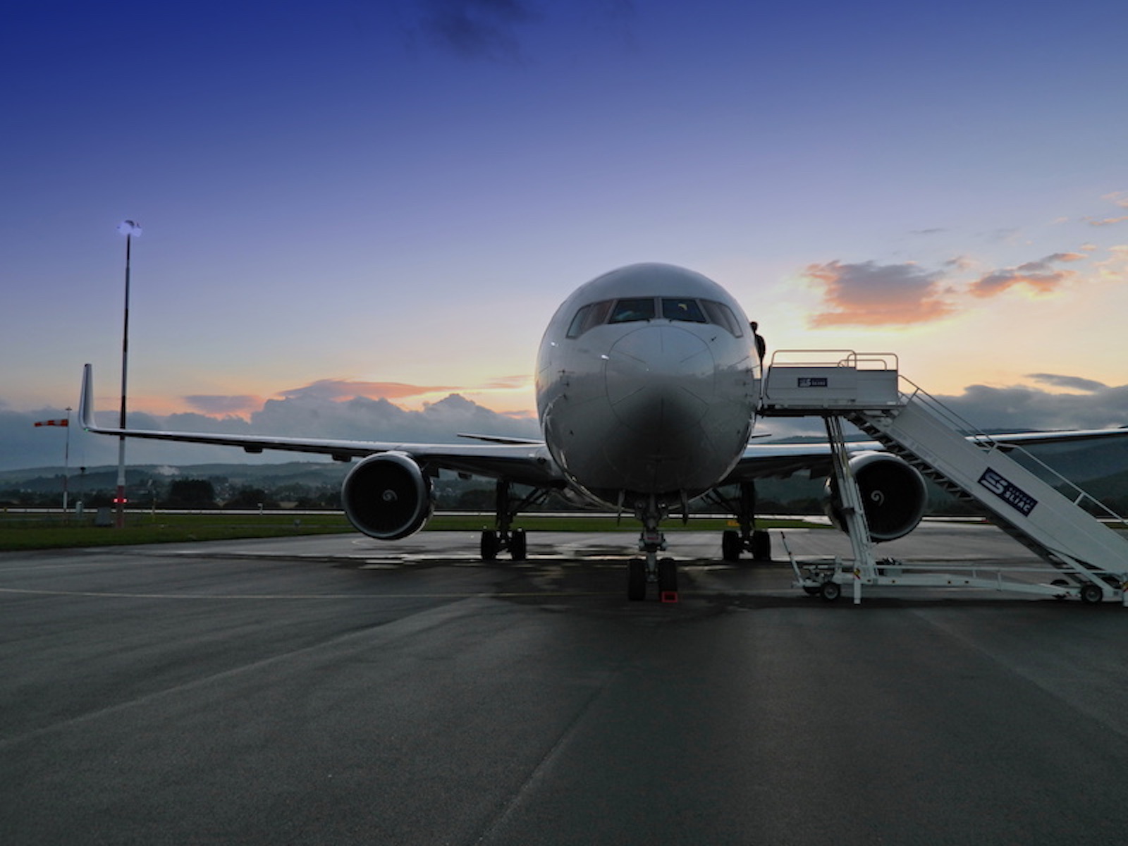 Letisko Sliač po 84 rokoch končí s civilnou prevádzkou, prepúšťa ...