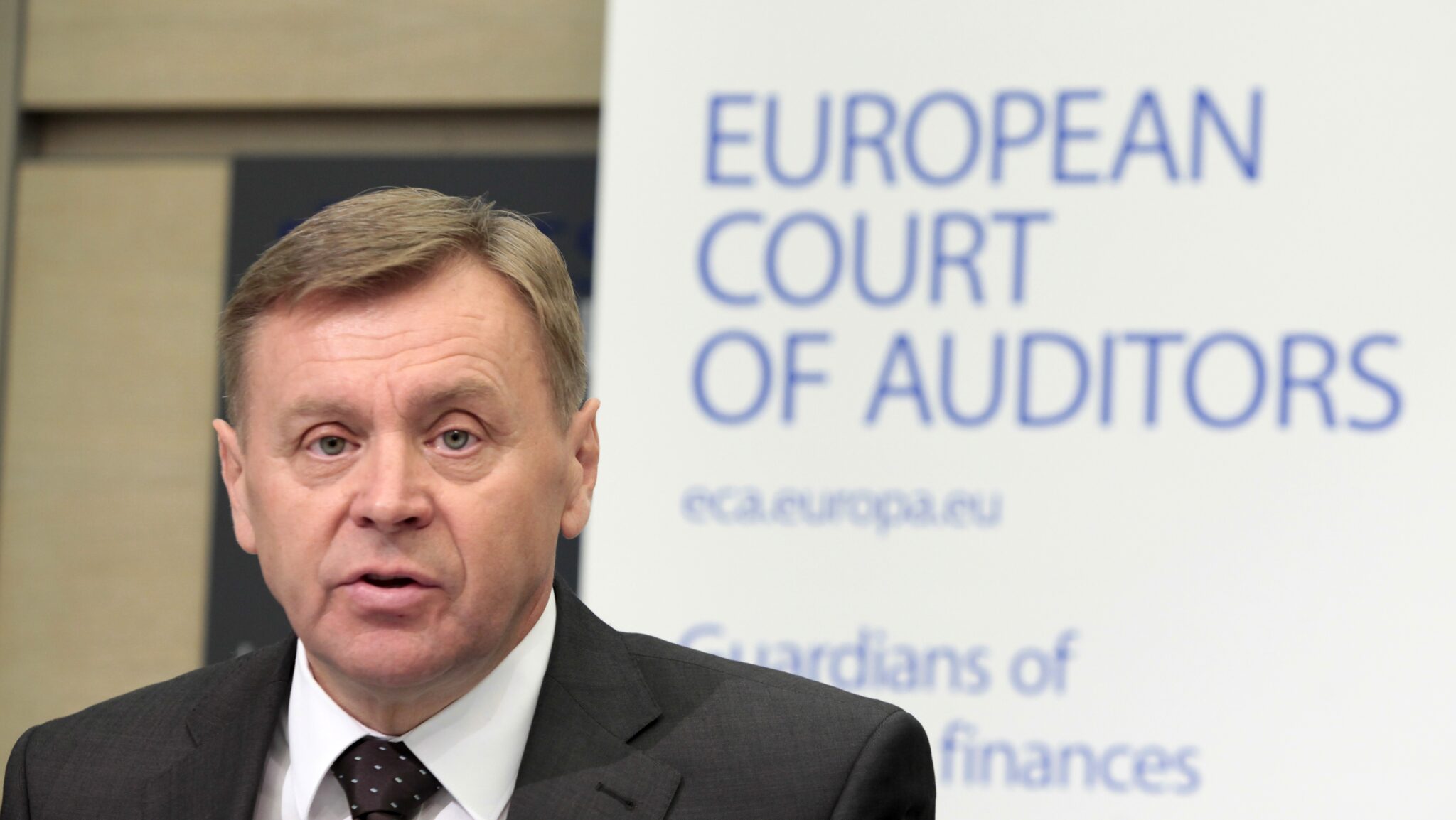 Protesty proti vládnej nominácii Martina Klusa na Európsky dvor audítorov