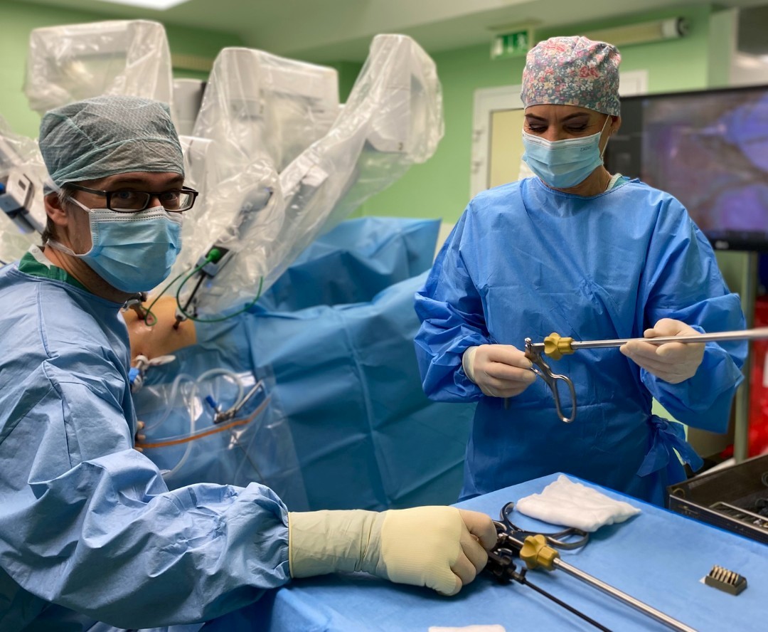 Doktor Ladislav Šinkovič z Rooseveltky odoperoval 500. robotickú operáciu