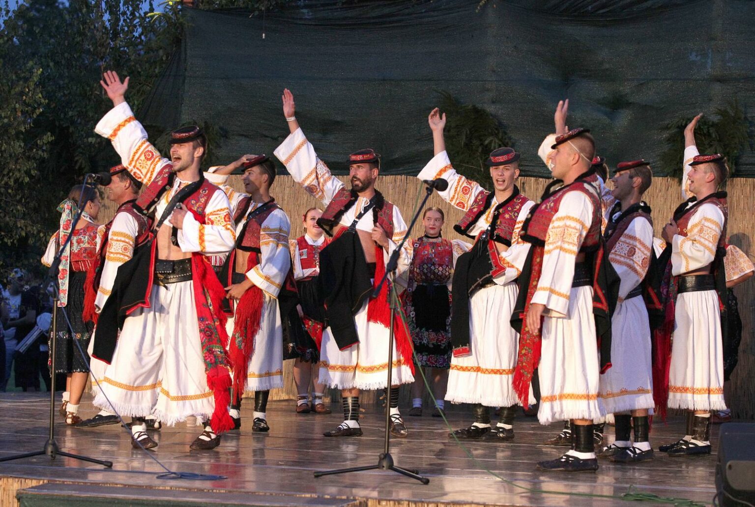 Festival tradičnej ľudovej kultúry Očovská folklórna hruda 2024 privíta ...