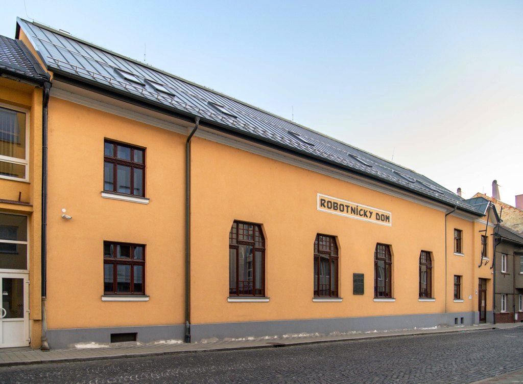 Oslavy storočnice Robotníckeho domu vyvrcholia v sobotu predstavením ...
